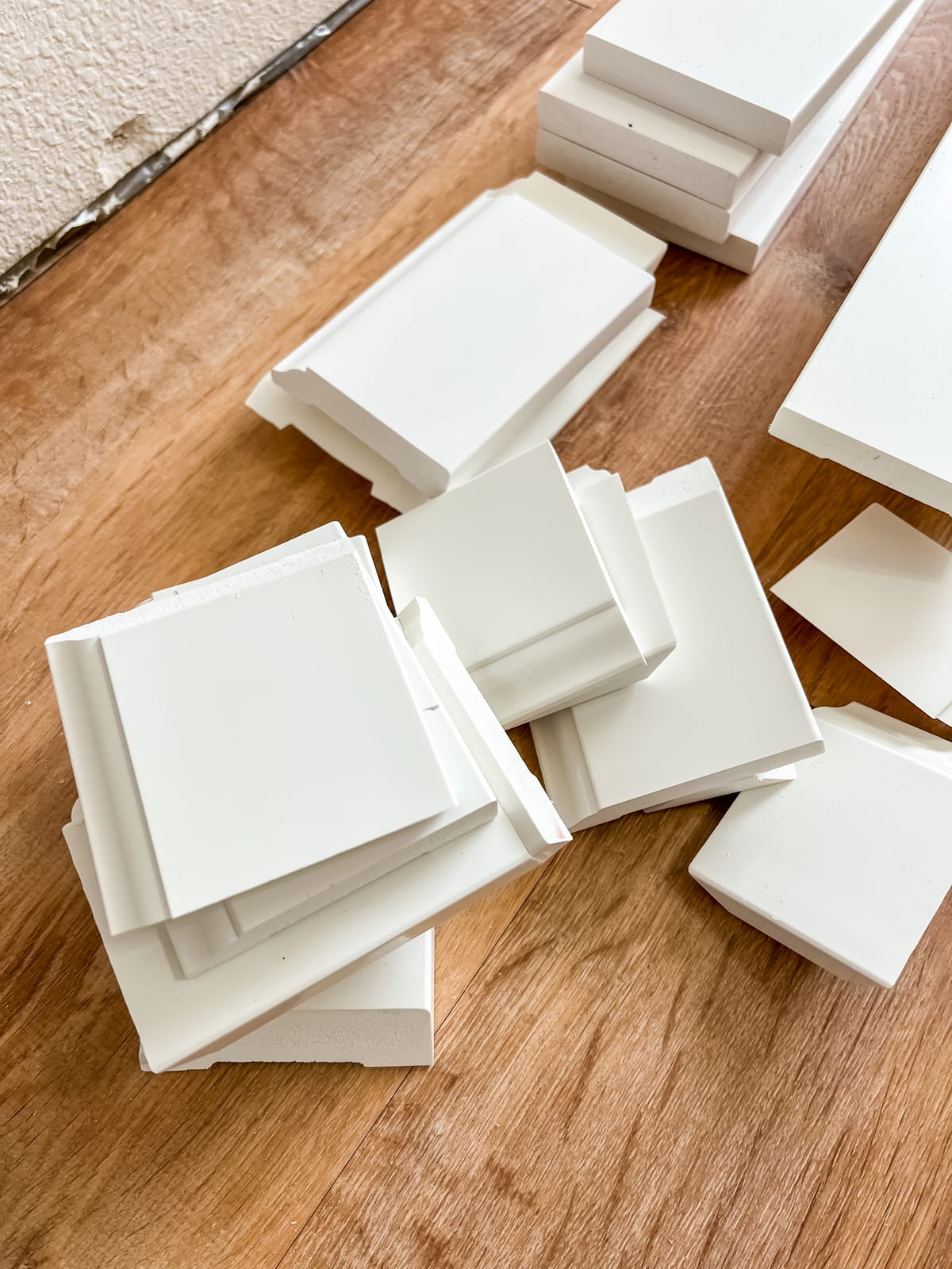 Couper des plinthes en angle : astuces et méthodes pratiques